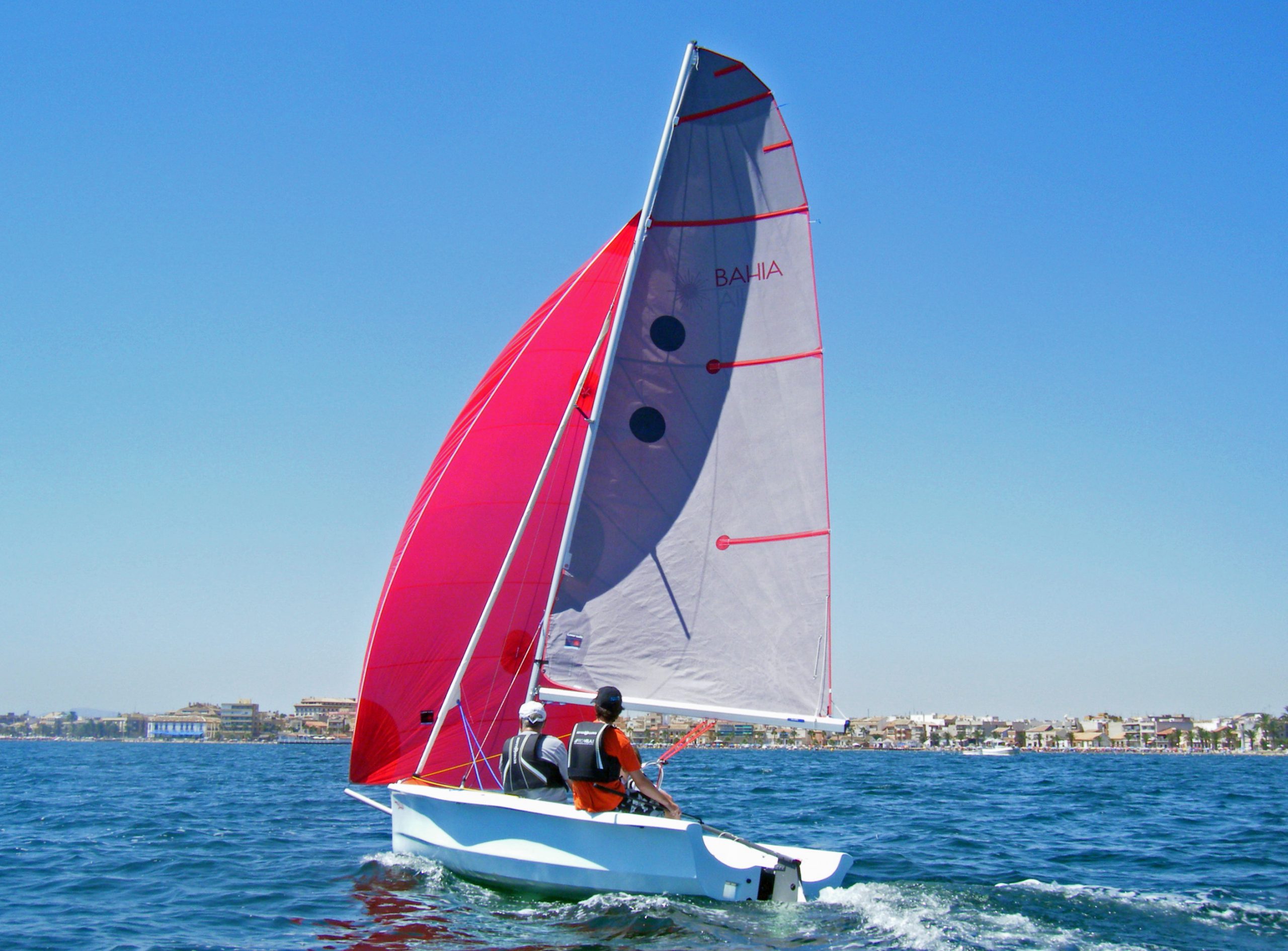 Curso de Vela Ligera en la Ría de Pontevedra, Galicia - Tierra y Mar ...